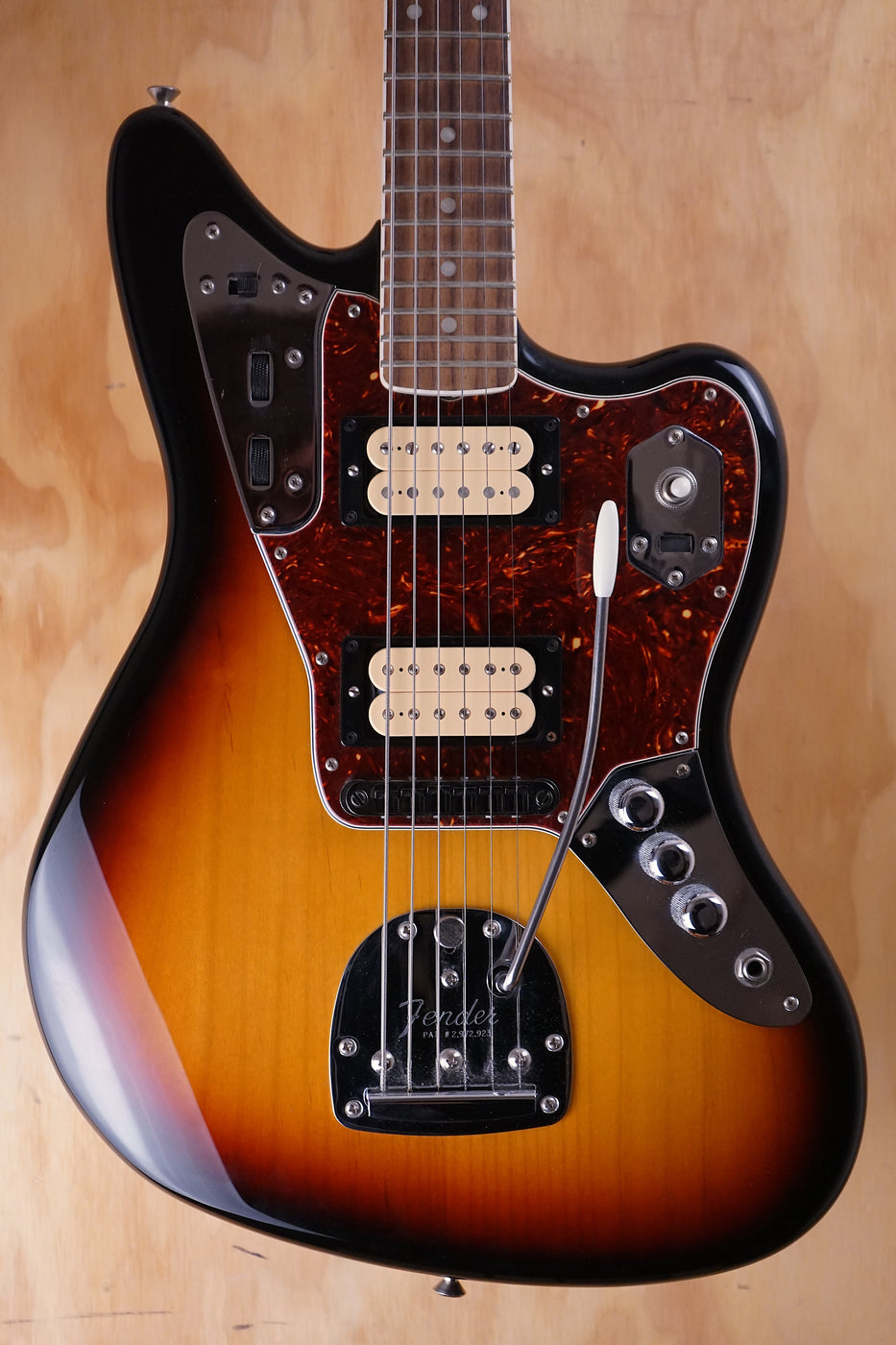 Fender Kurt Cobain Jaguar NOS - 3‑Tone Sunburst with Rosewood Fingerbo ...