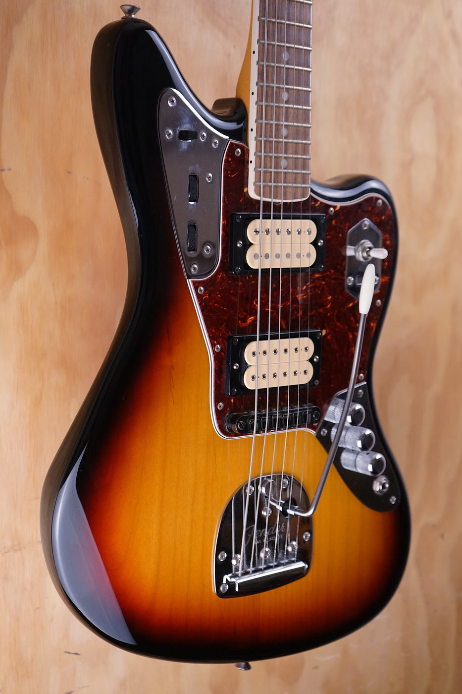Fender Kurt Cobain Jaguar NOS - 3‑Tone Sunburst with Rosewood Fingerbo ...
