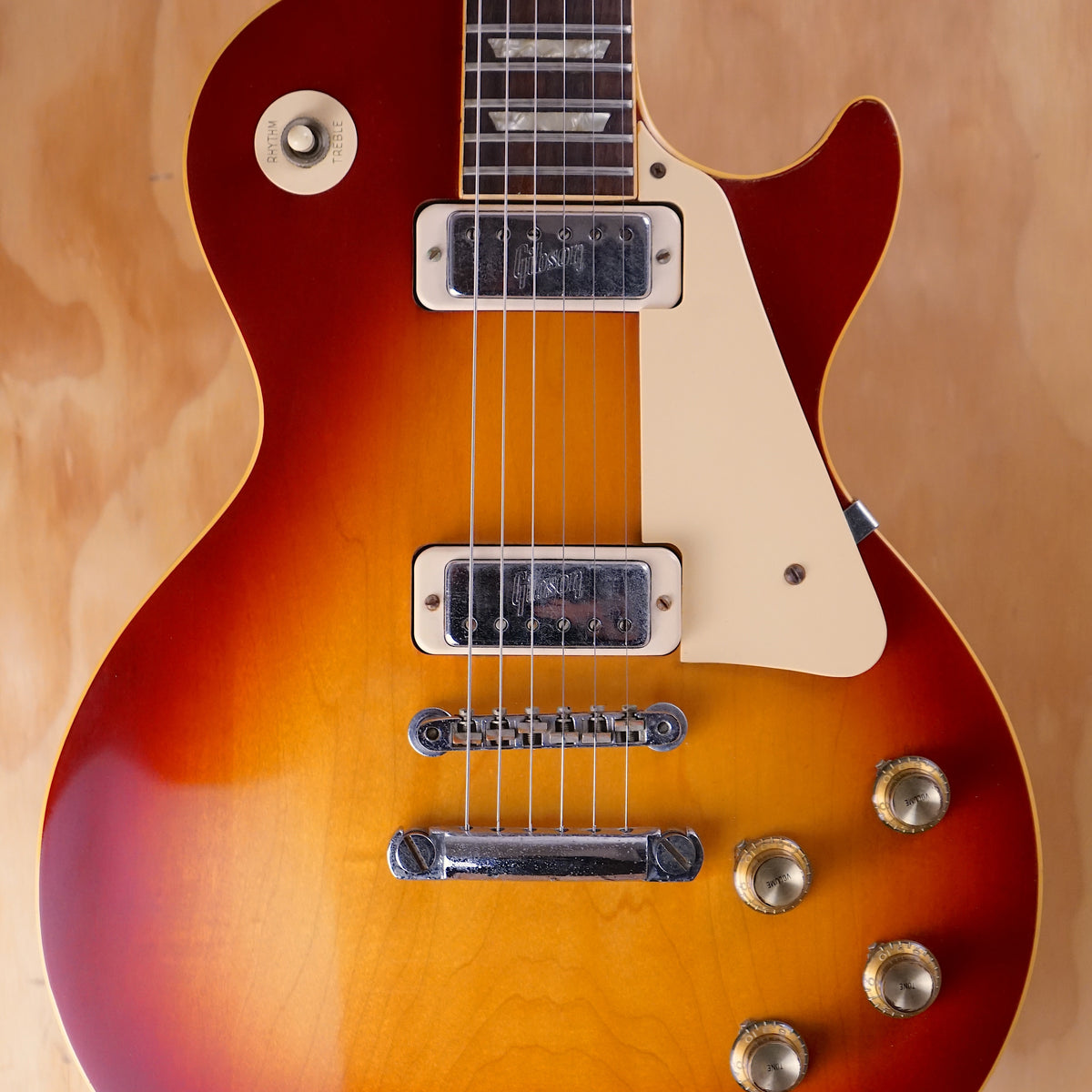 1972 Gibson Les Paul Deluxe in Cherry Sunburst, (Used) — Fair Deal Music